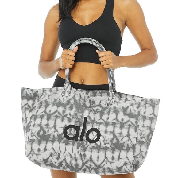 ALO Yoga | Bags | Nwt New Alo Yoga One Size Dark Gray Tiedye Large ...